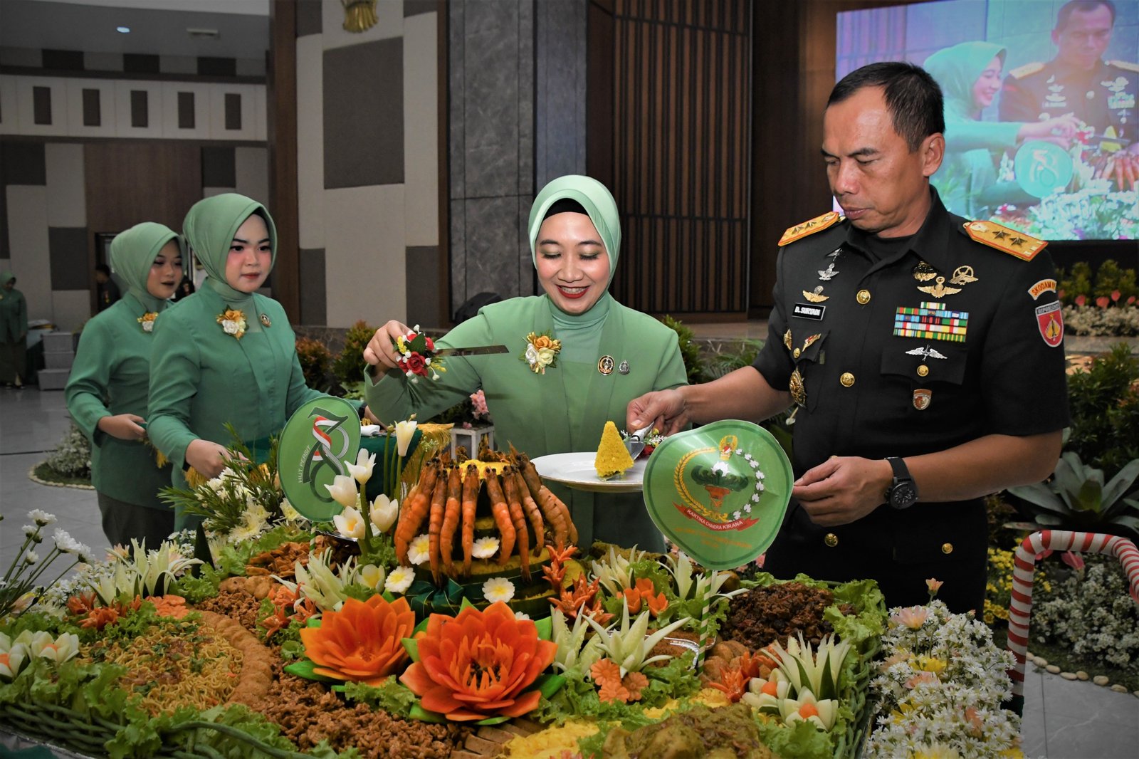 Pangdam IV/Diponegoro Hadiri Syukuran HUT Ke-78 Persit Kartika Chandra ... Pangdam IV/Diponegoro Hadiri Syukuran HUT Ke-78 Persit Kartika Chandra ...